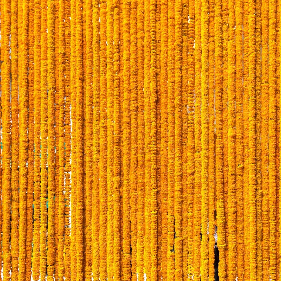 Amazon.com: THE ART BOX 5 Pcs - 4.5 Feet Artificial Marigold Garlands ...