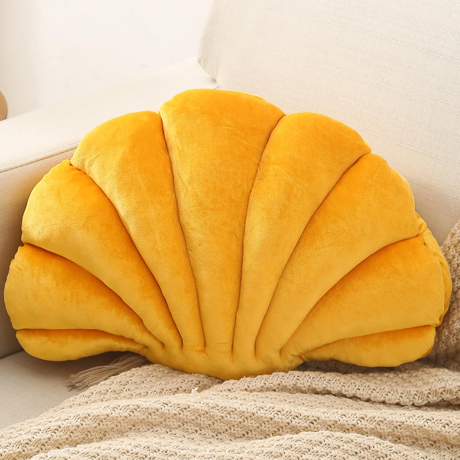 Amazon.com: Gerlisay Shell Throw Pillows, Yellow Green Seashell ...