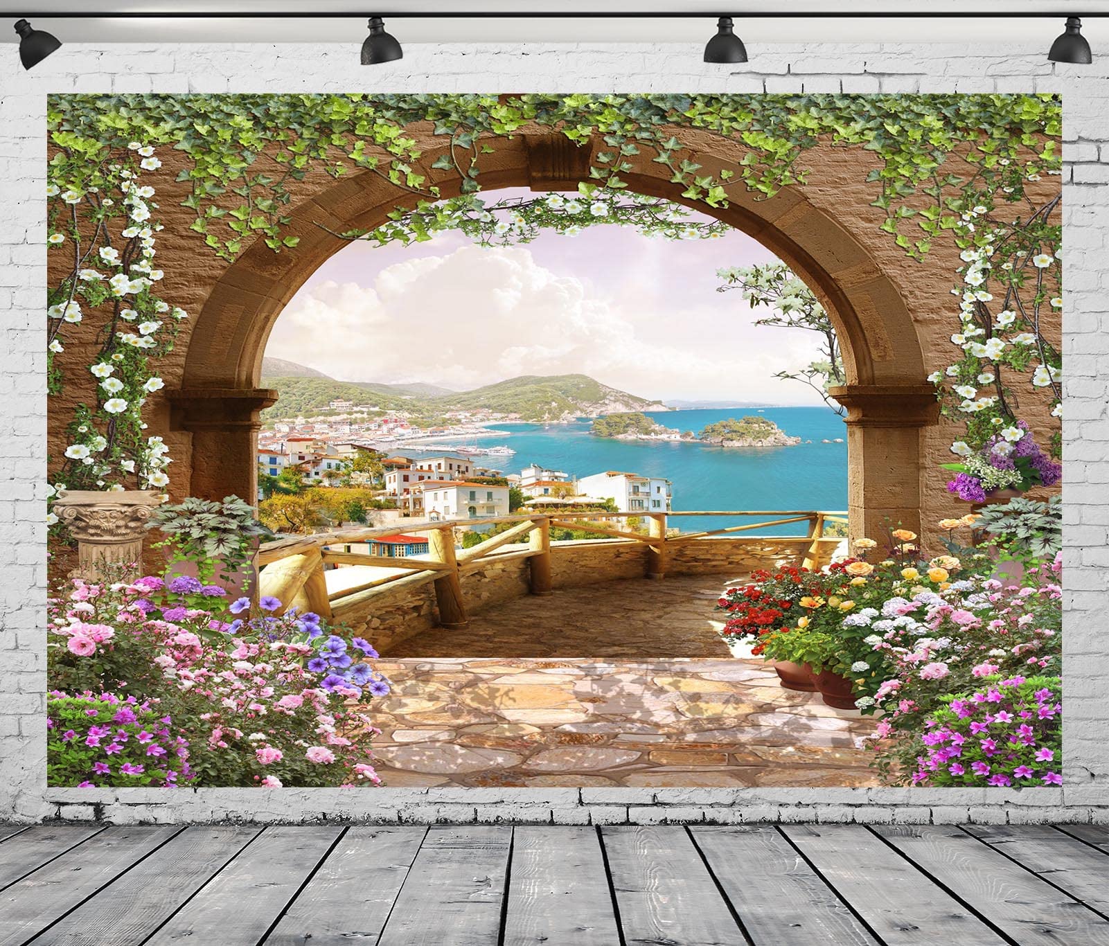 Mediterranean Patio With Arches