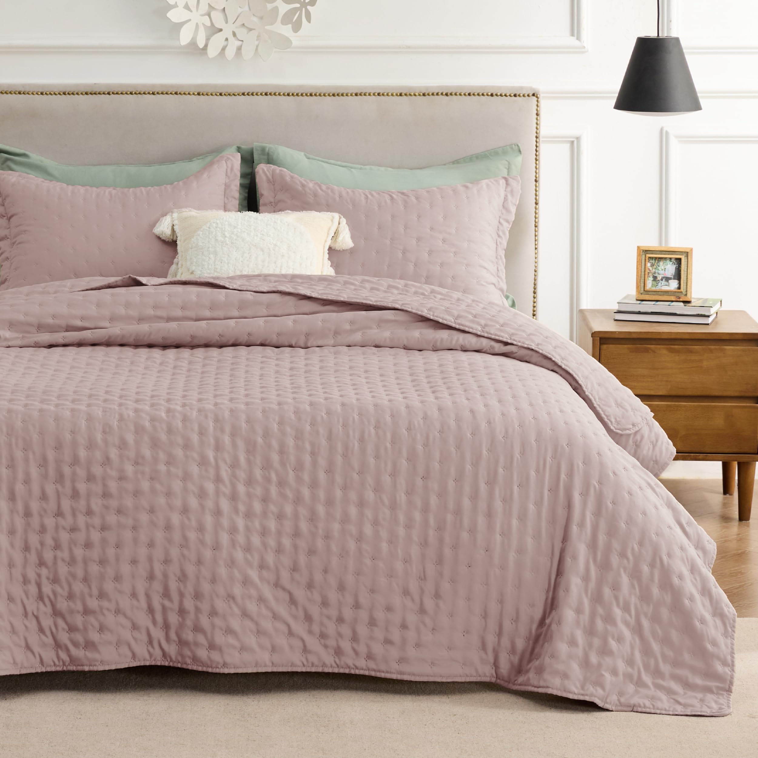 Amazon.com: Tahari Home - Full Quilt Set, 3-[Piece Bedding with ...