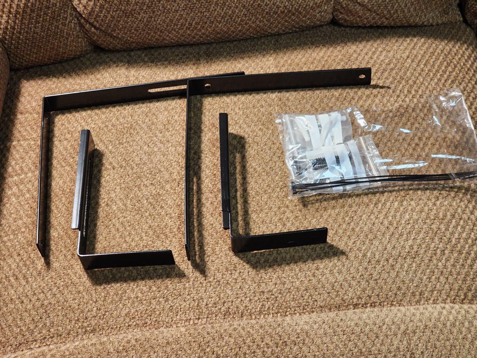 Amazon.com: 2 Packs Window Box Brackets Adjustable Planter Box Bracket ...