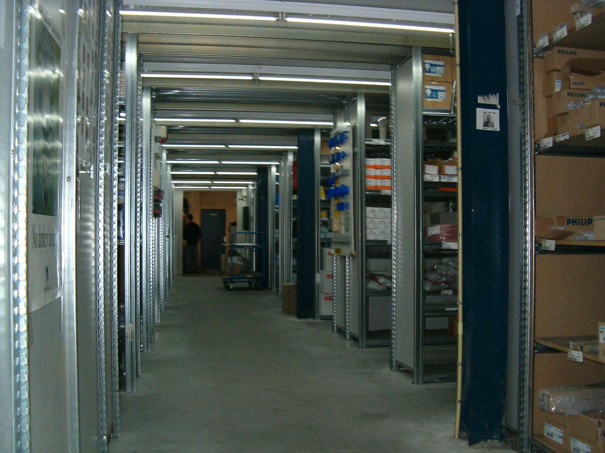 Snapklik.com : LEDONE 8FT T8 LED Tube Lights Bulbs, G13 Base