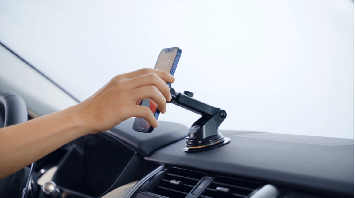 Watch LISEN Magsafe Car Mount Installation Video on Amazon Live