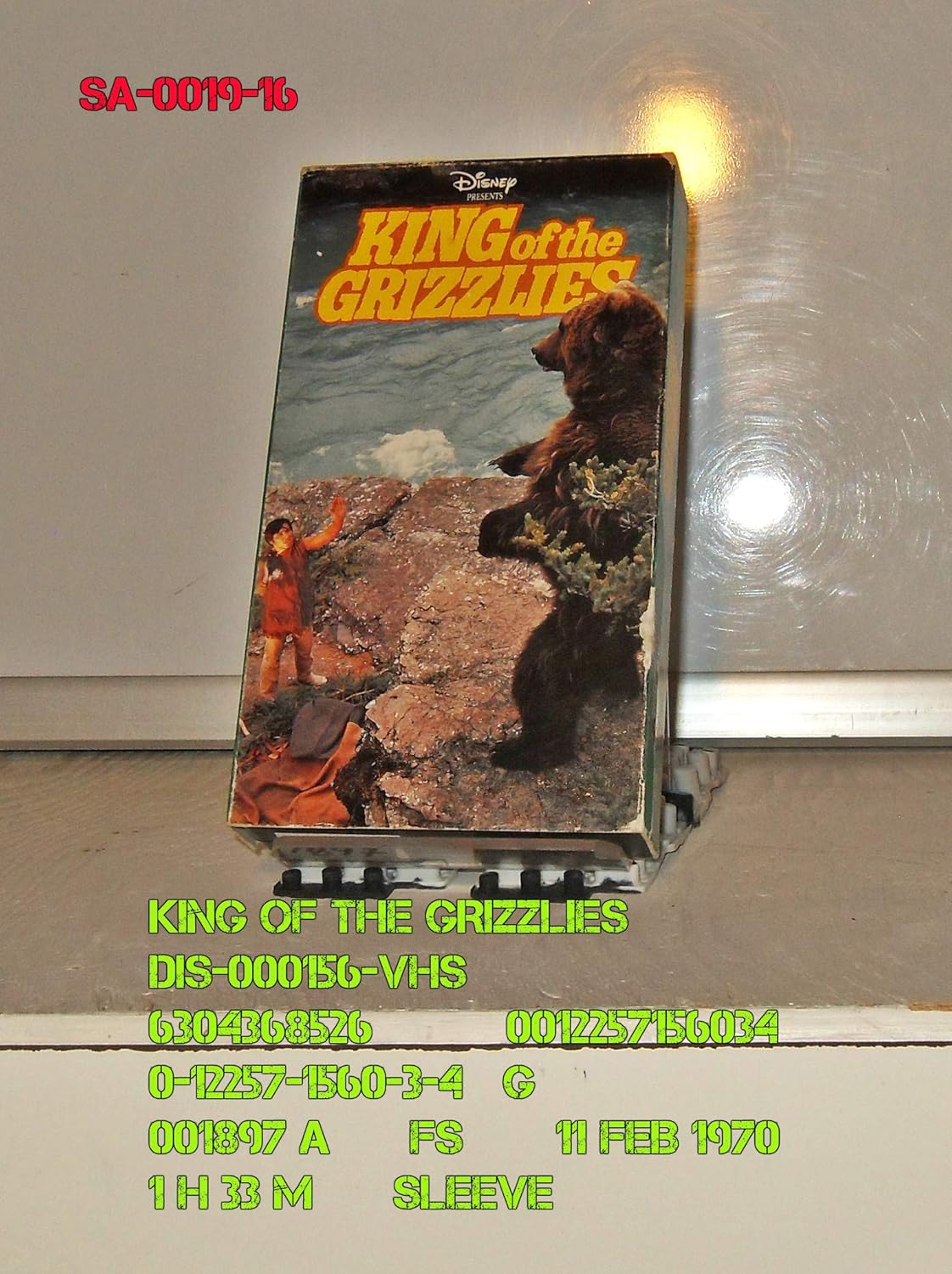 Amazon.com: King of the Grizzlies [VHS] : John Yesno, Chris Wiggins ...