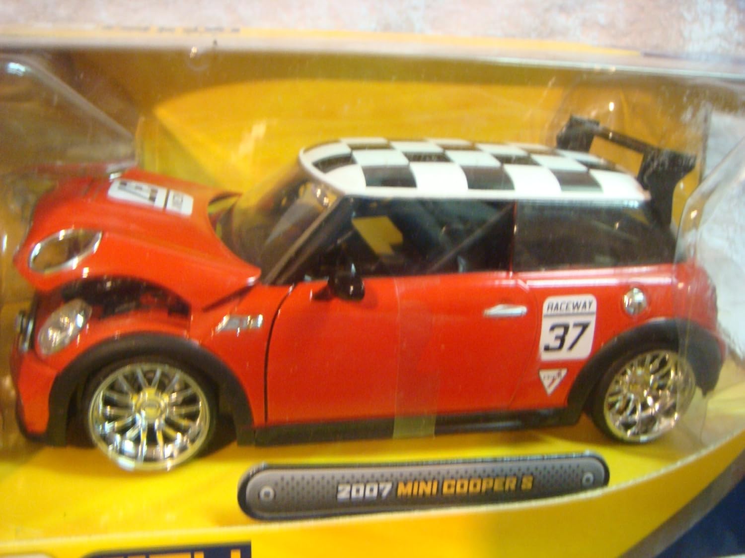 Amazon.com: Highly Detailed Diecast Open Hood Racer MiNi Checkered Roof ...