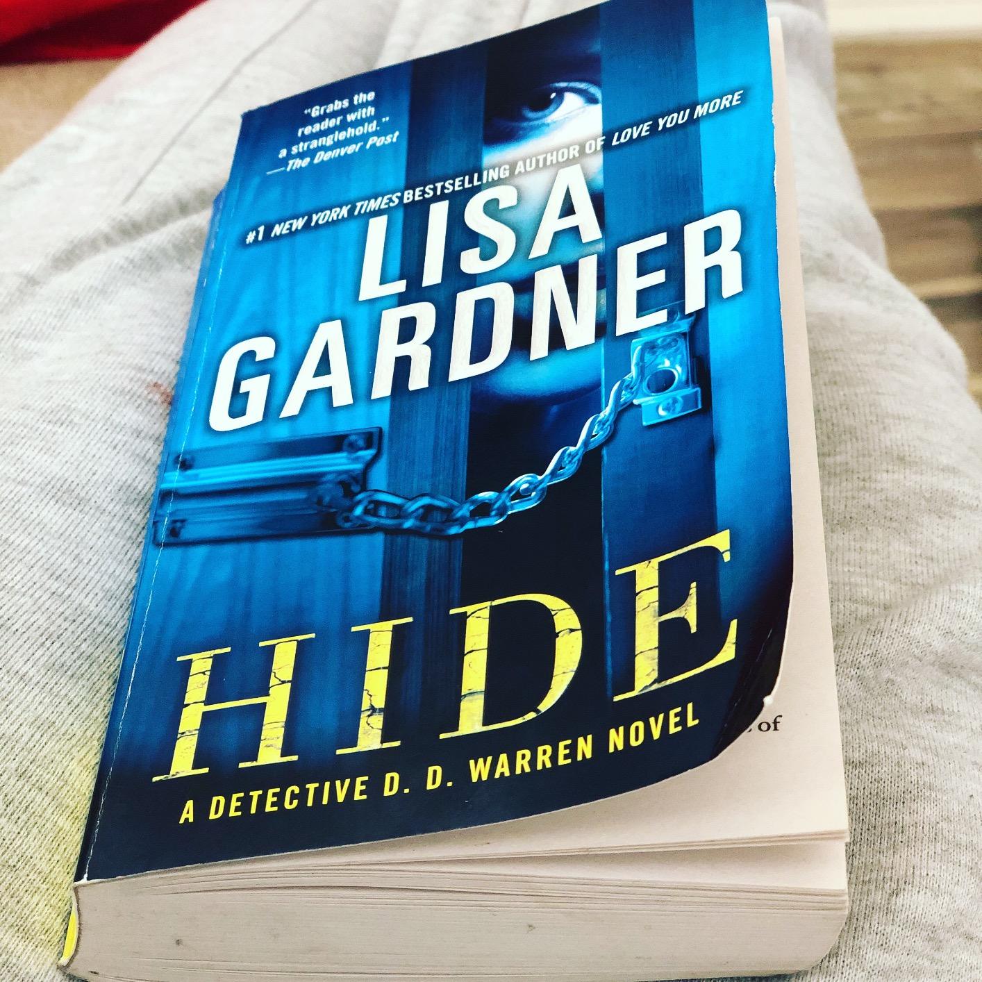 Hide: Gardner, Lisa: 9780553804324: Amazon.com: Books