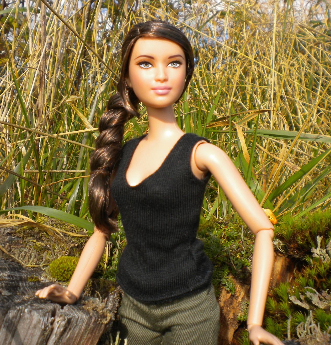 Barbie Collector Hunger Games Katniss Doll : Amazon.co.uk: Toys & Games