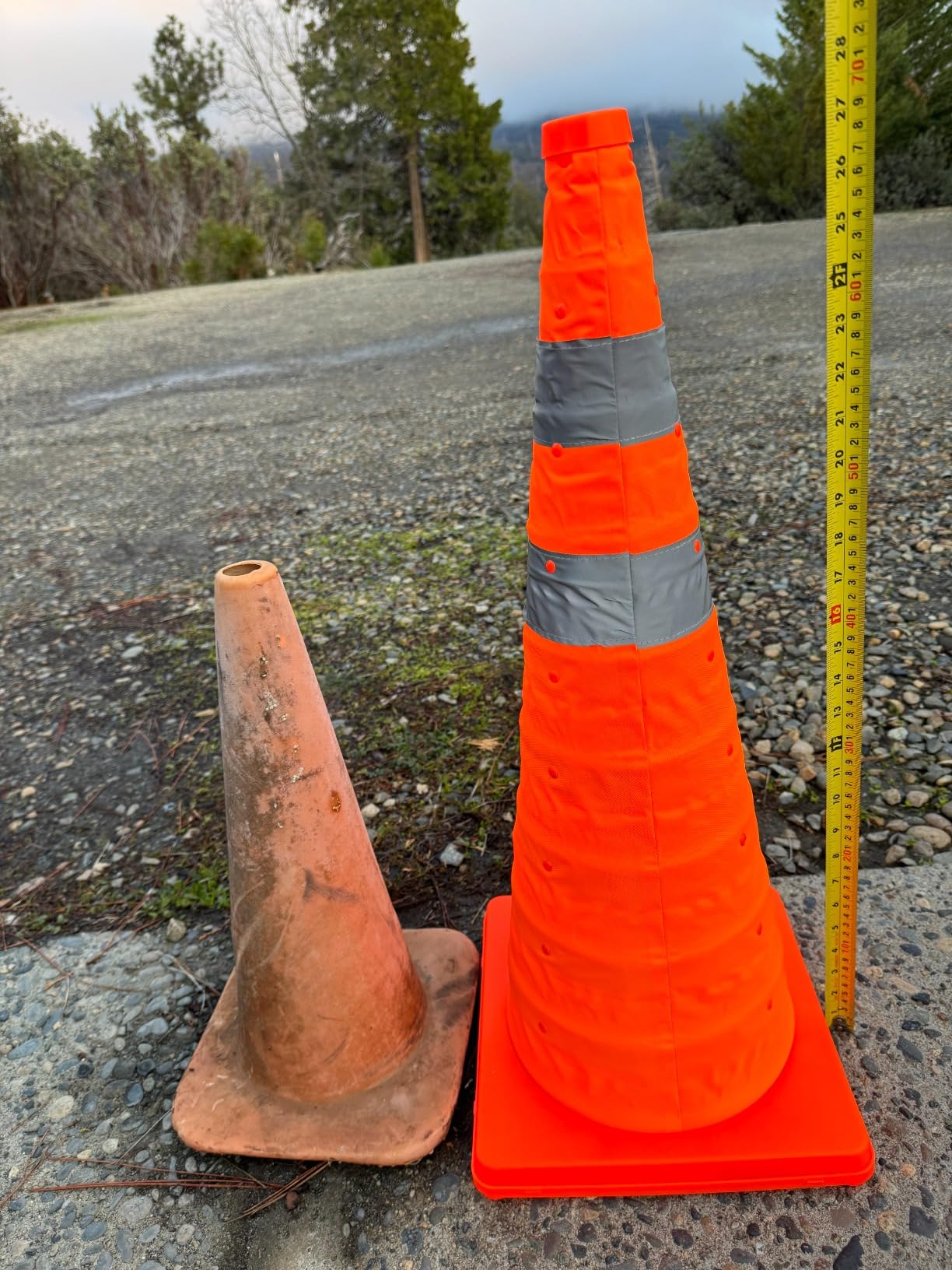 BONOOTH Heavier 28Inch Collapsible Cones, 4Pack Pop-up Traffic Safety Cones for Parking Warning ...