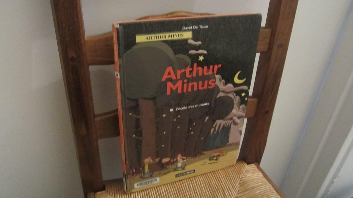 Amazon.fr - Arthur Minus, tome 1 : L'Ecole des mutants - De Thuin ...