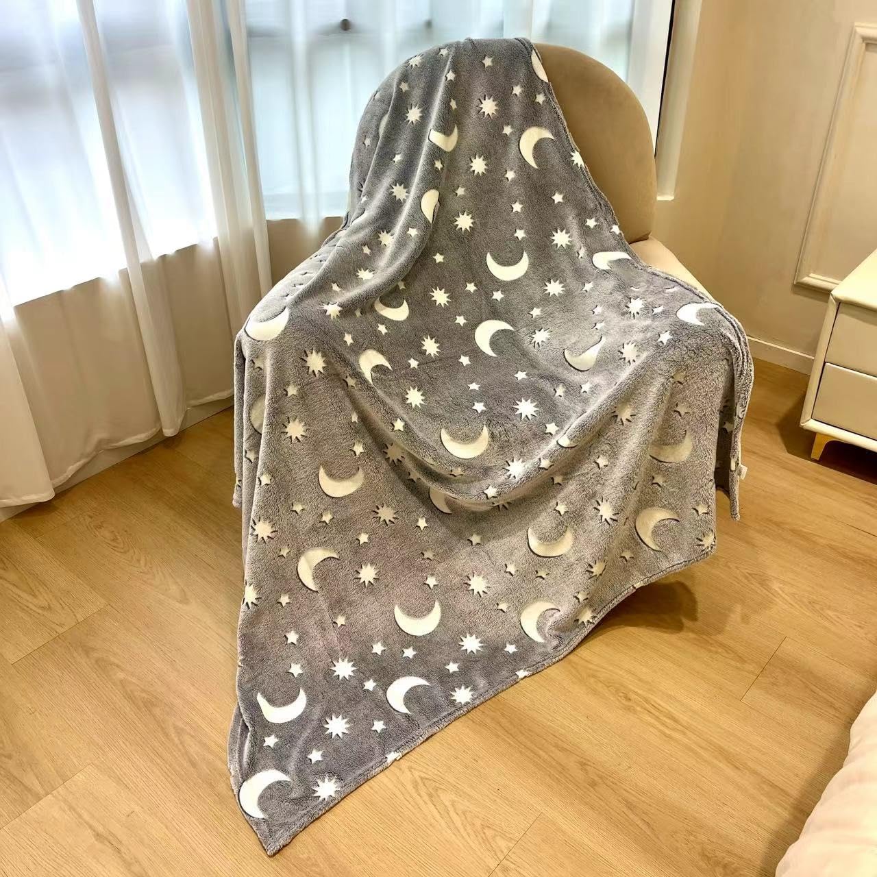 Amazon.com: Glow in The Dark Moon and Stars Blanket for Kids, Unique ...
