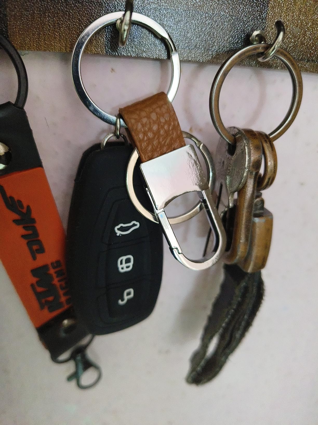 EXKOKORO Premium Soft Car Leather Keychain Key Holder/Organizer For Men ...