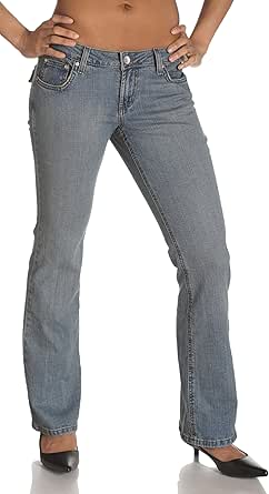Amazon.com: LEI Juniors Chelsea Lowboy Flap Back Bootcut Jean ...