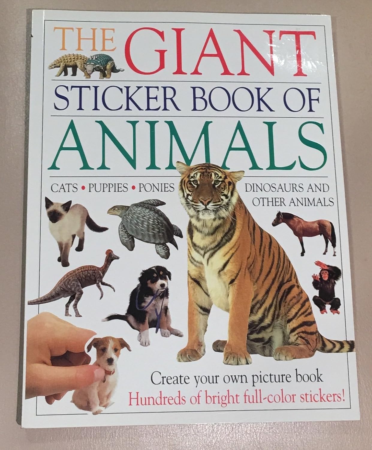 GIANT ULTIMATE STICKER BOOK OF ANIMALS (SAM'S BIND: Amazon.co.uk: DK ...