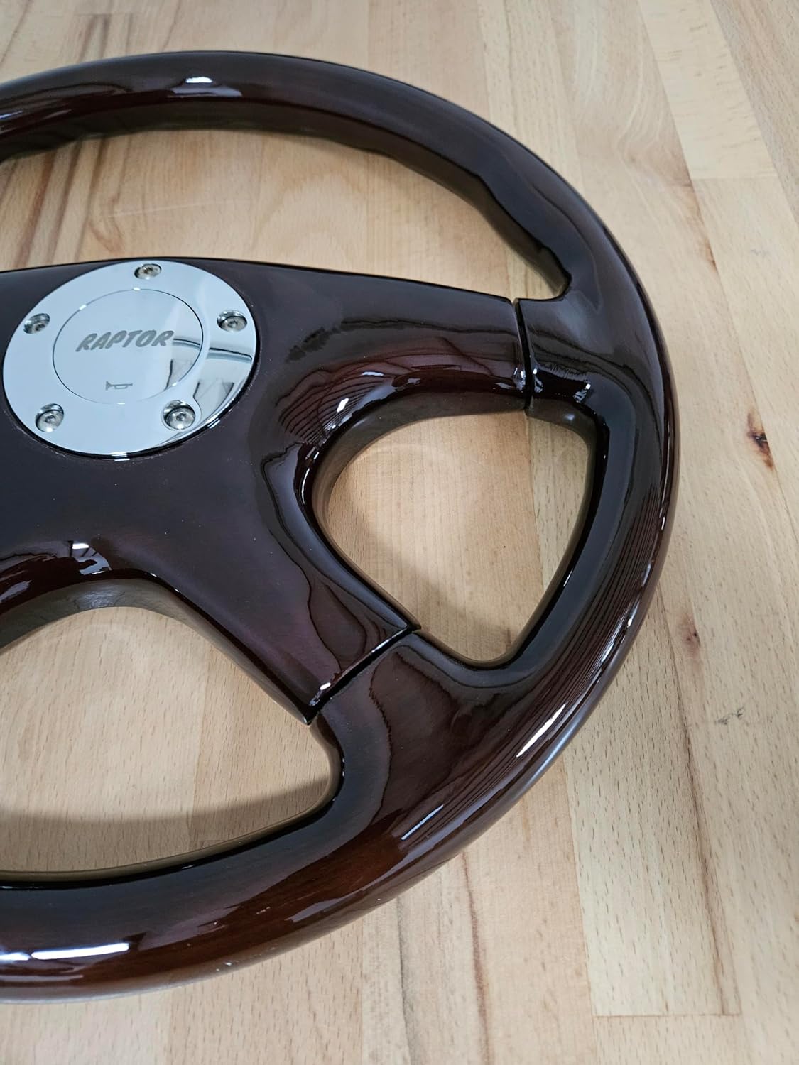 Raptor Volante de madera de nogal oscuro de 15″ (plata) – Yaxa Costa Rica