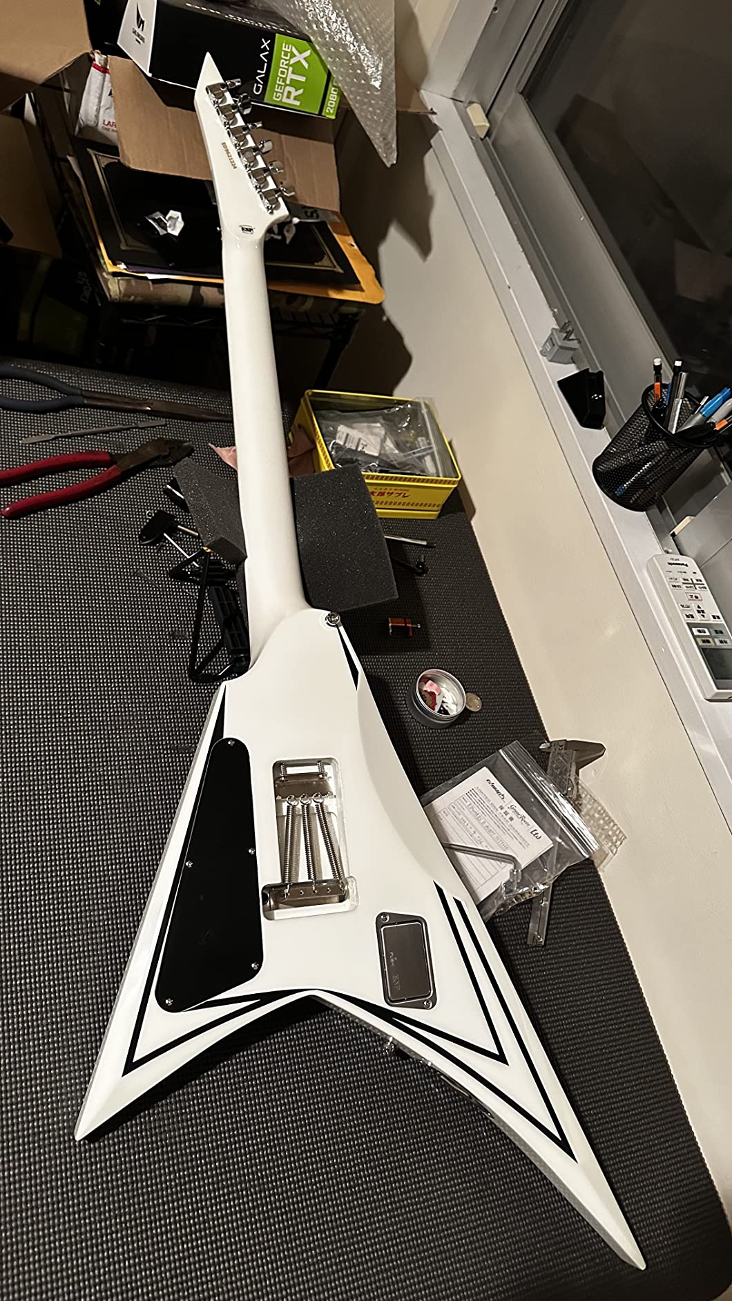 Amazon | Edwards E-ALEXI SCYTHE アレキシライホ Alexi Laiho | エレキギター | 楽器・音響機器