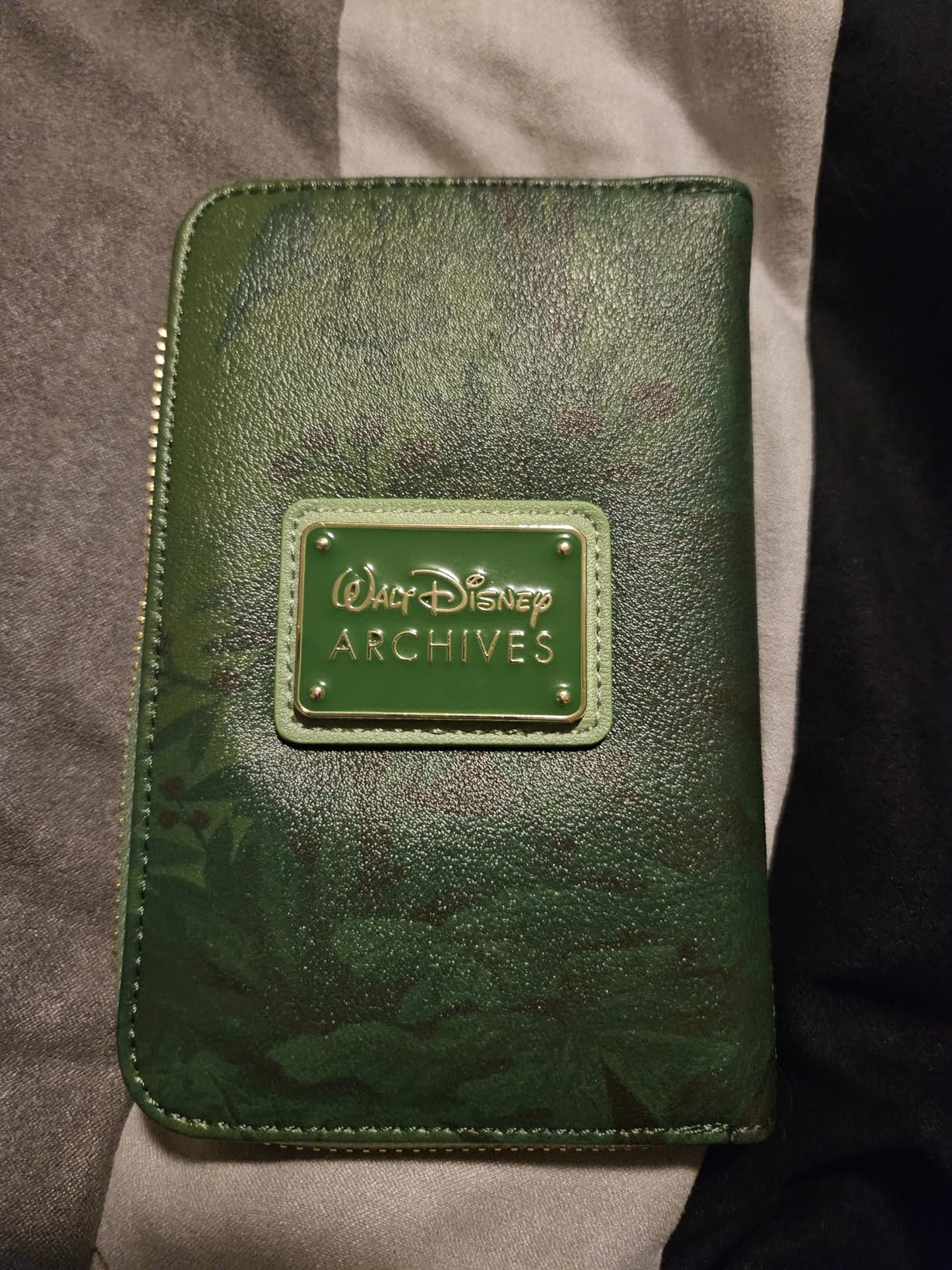 Amazon.com: Loungefly Disney Wallet: The Jungle Book - Baloo Wallet ...