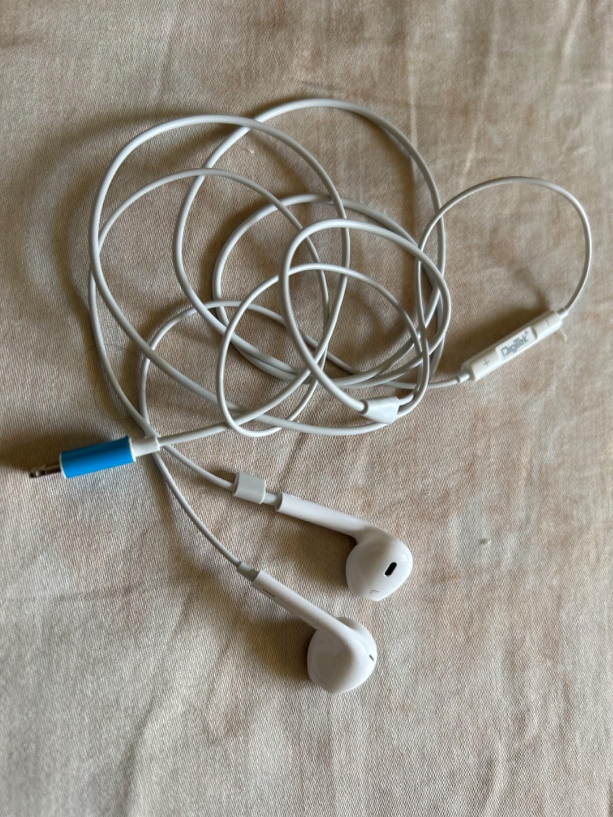 Digitek (DE-044 LTC in-Ear 8 Pin Connector, Wired Stereo Earphone with ...