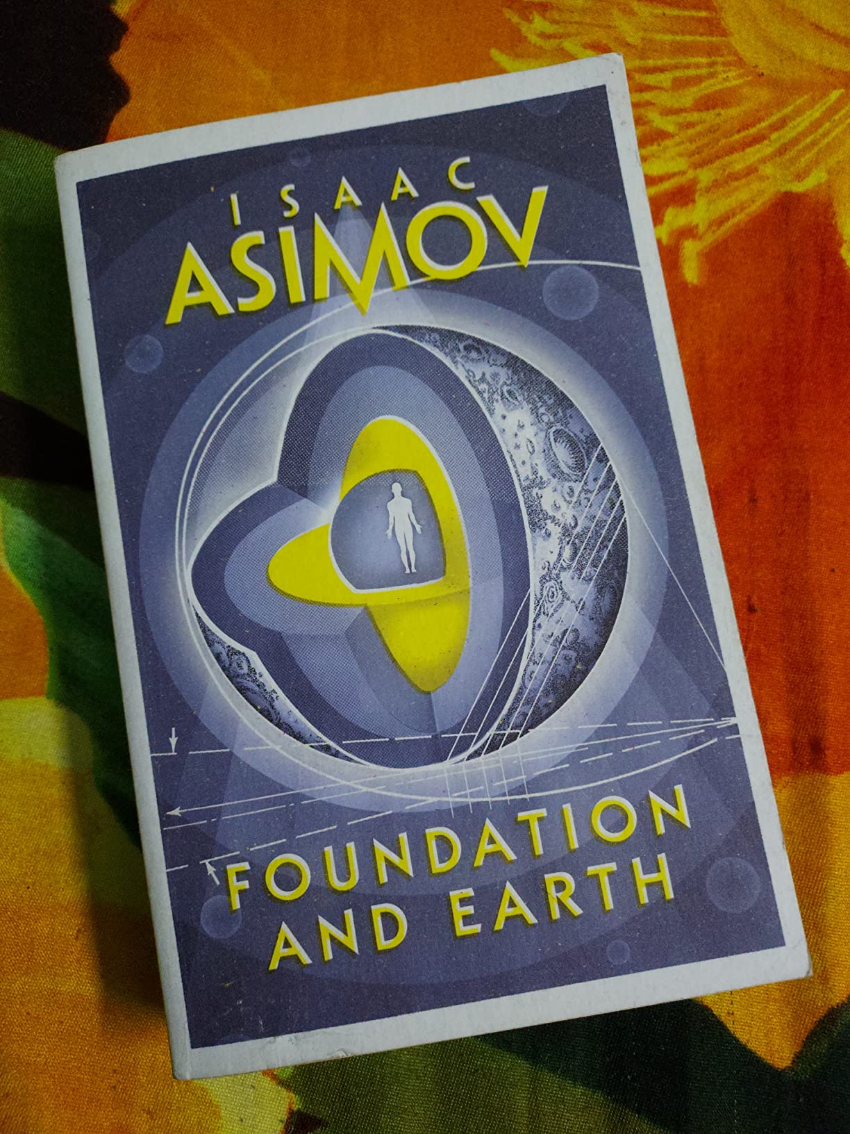 Foundation and Earth: A Novel: 5 : Asimov, Isaac: Amazon.in: Books