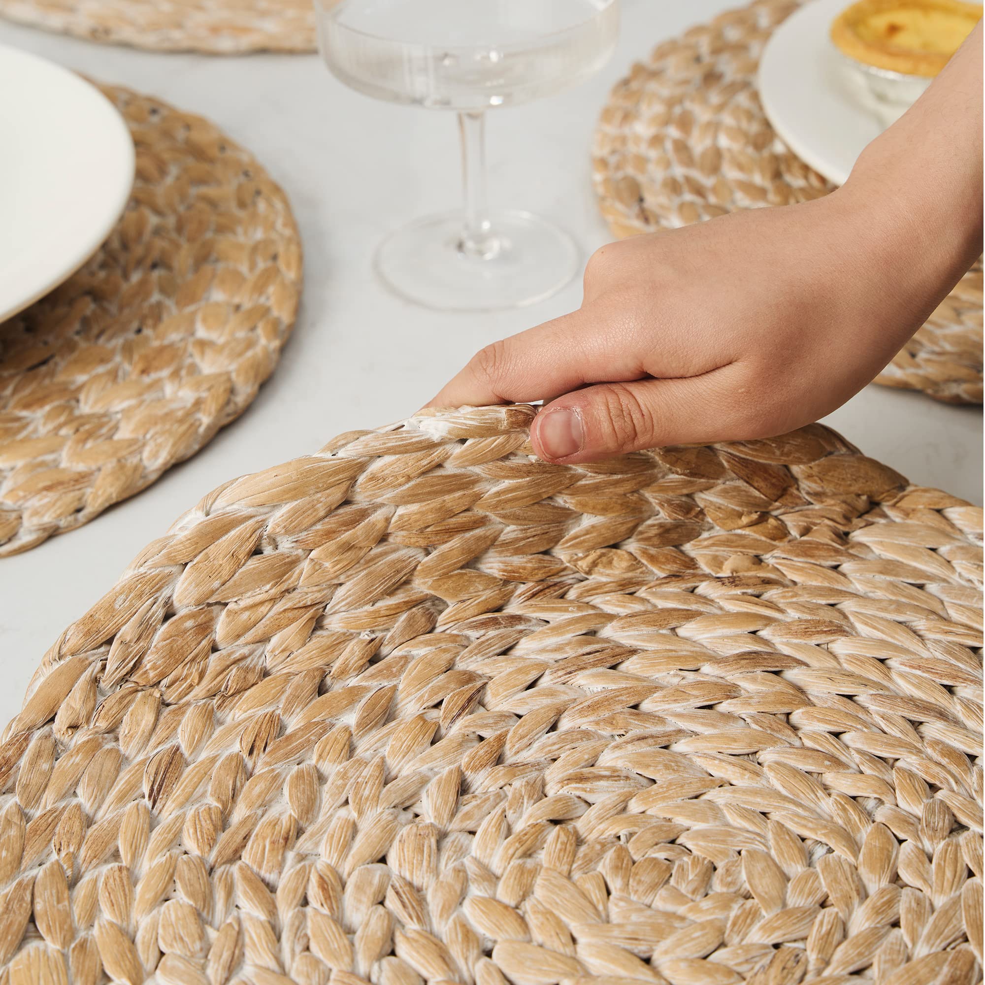 15" Decocoon Set of 6 Round White Placemats, Hyacinth Charger for ...