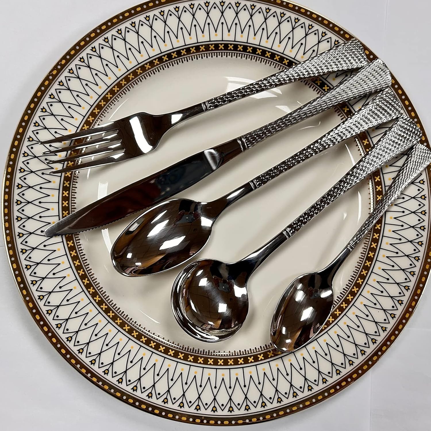 Amazon.com | Hammered Silverware Set, 80 Piece 18 10 Stainless Steel ...