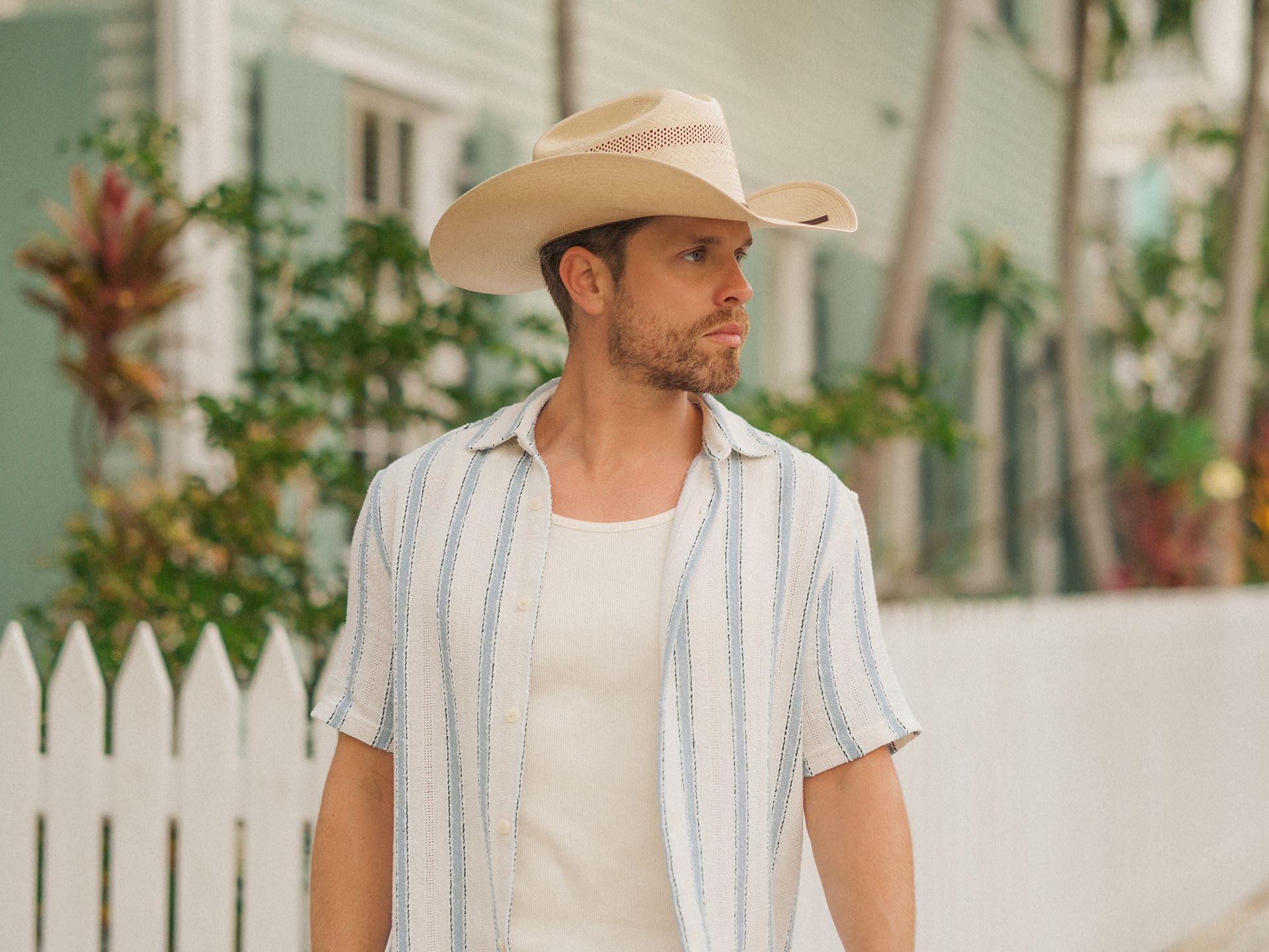 George Strait Jr. canción de Dustin Lynch de Killed The Cowboy en ...