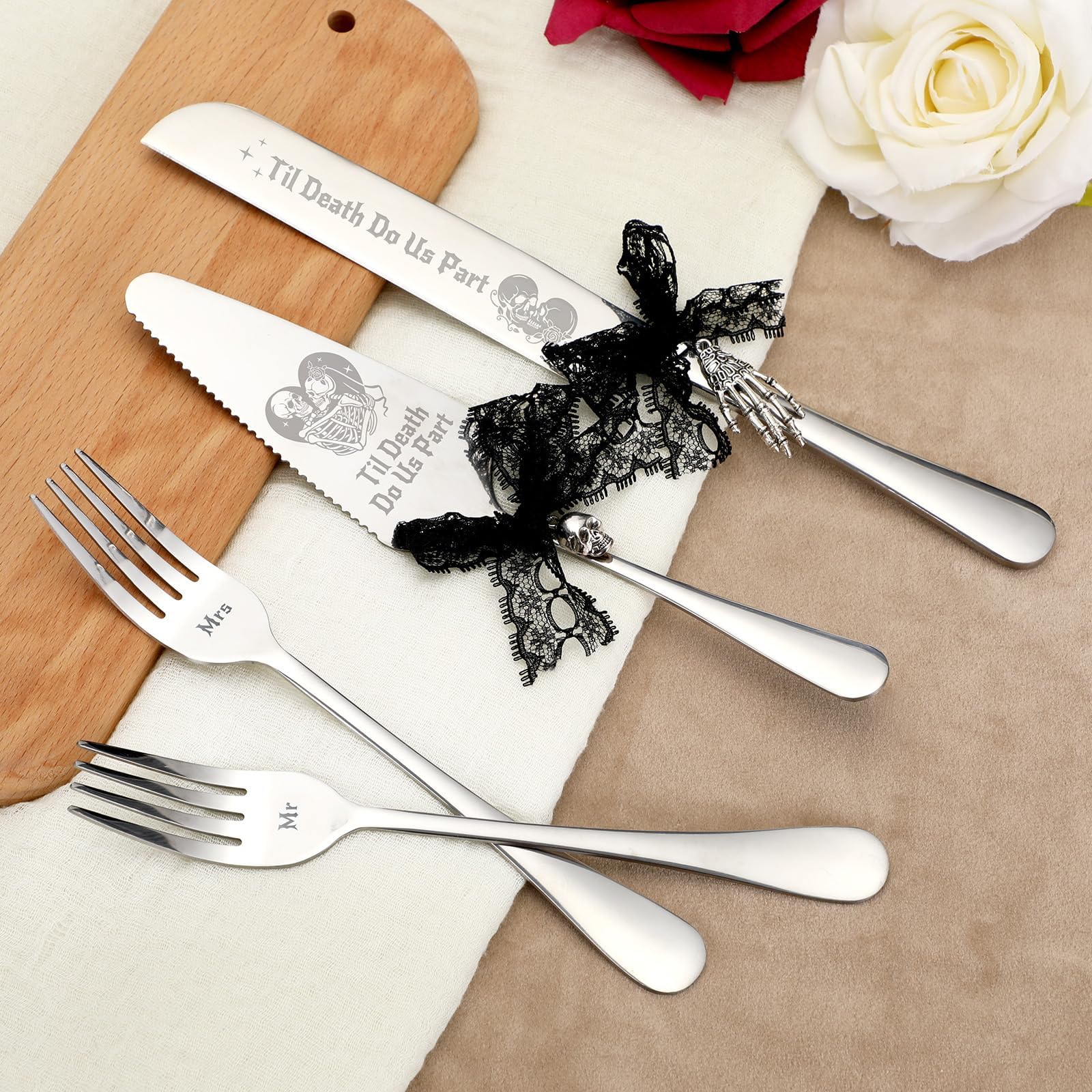 Gothic wedding cake knife and server | Honestweddingadvice.com