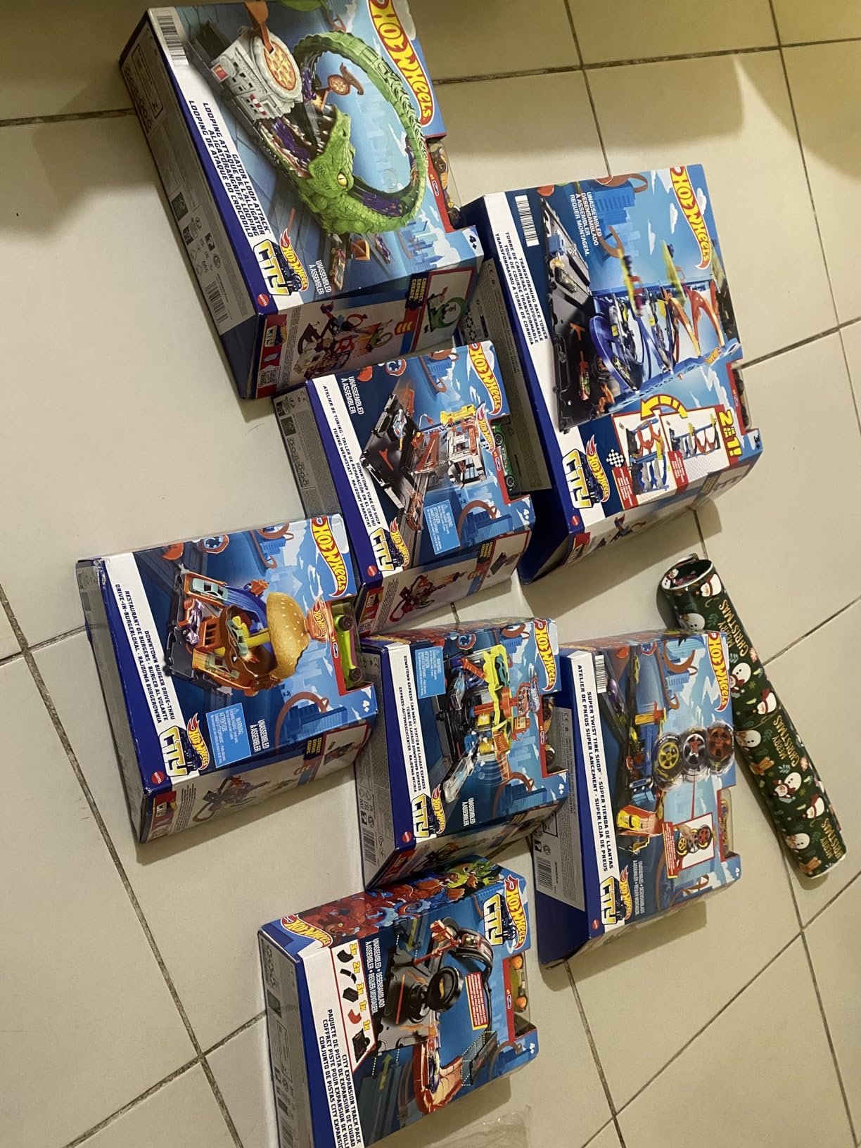 Amazon.com: Hot Wheels Toy Car Track Set Gator Loop Attack Playset in ...