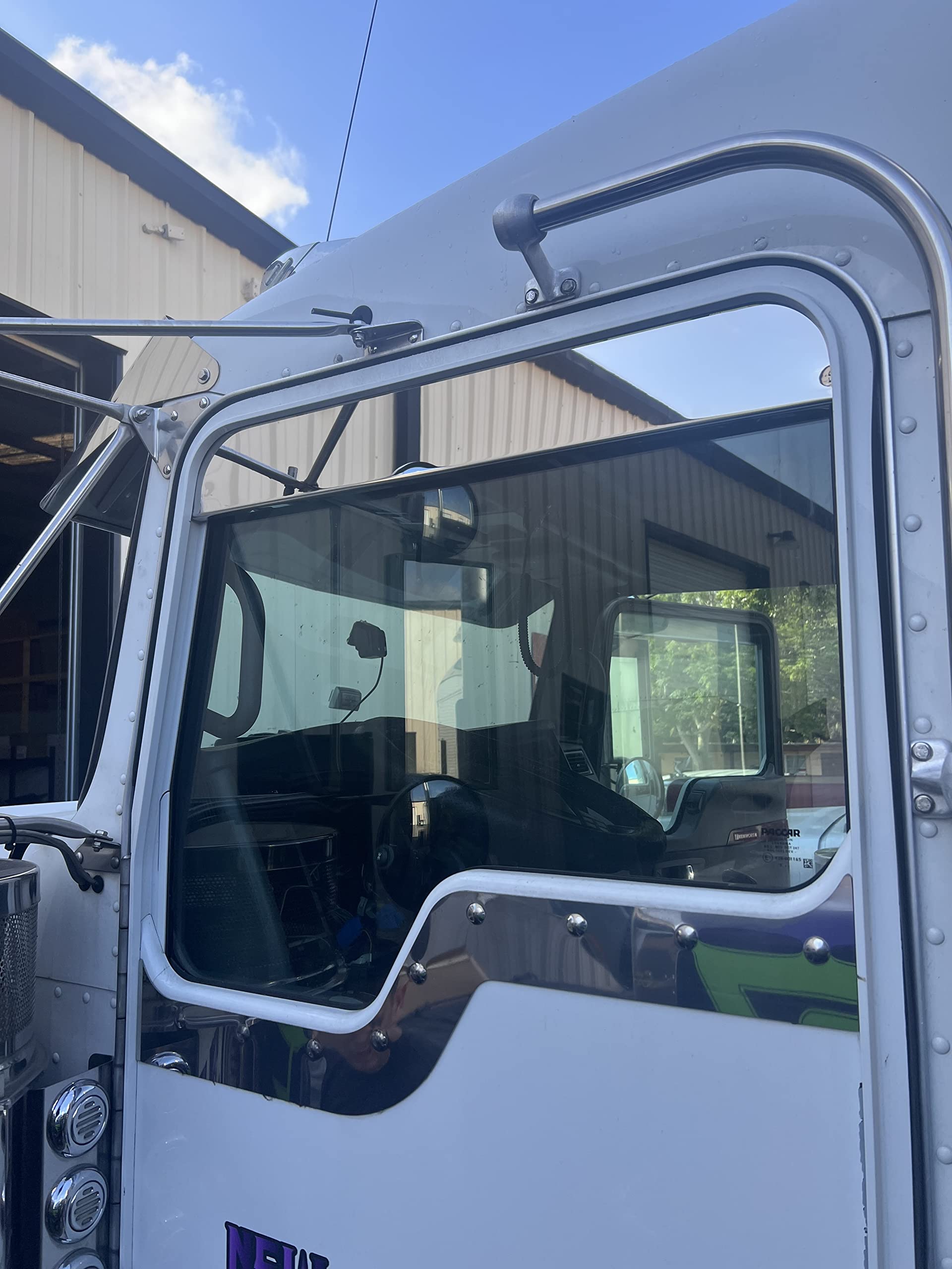 Amazon.com: Kenworth T600, T660,T800 & W900 4 Inch Drop Windows Chop ...