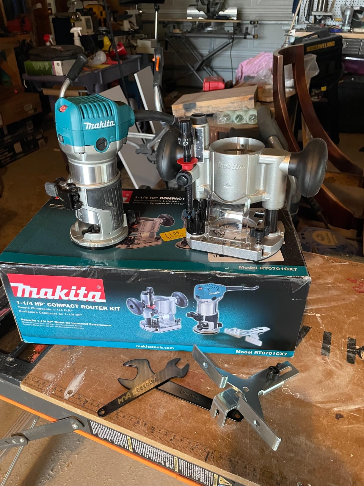 $22/mo - Finance Makita RT0701C 1-1/4 HP Compact Router | Buy Now, Pay ...
