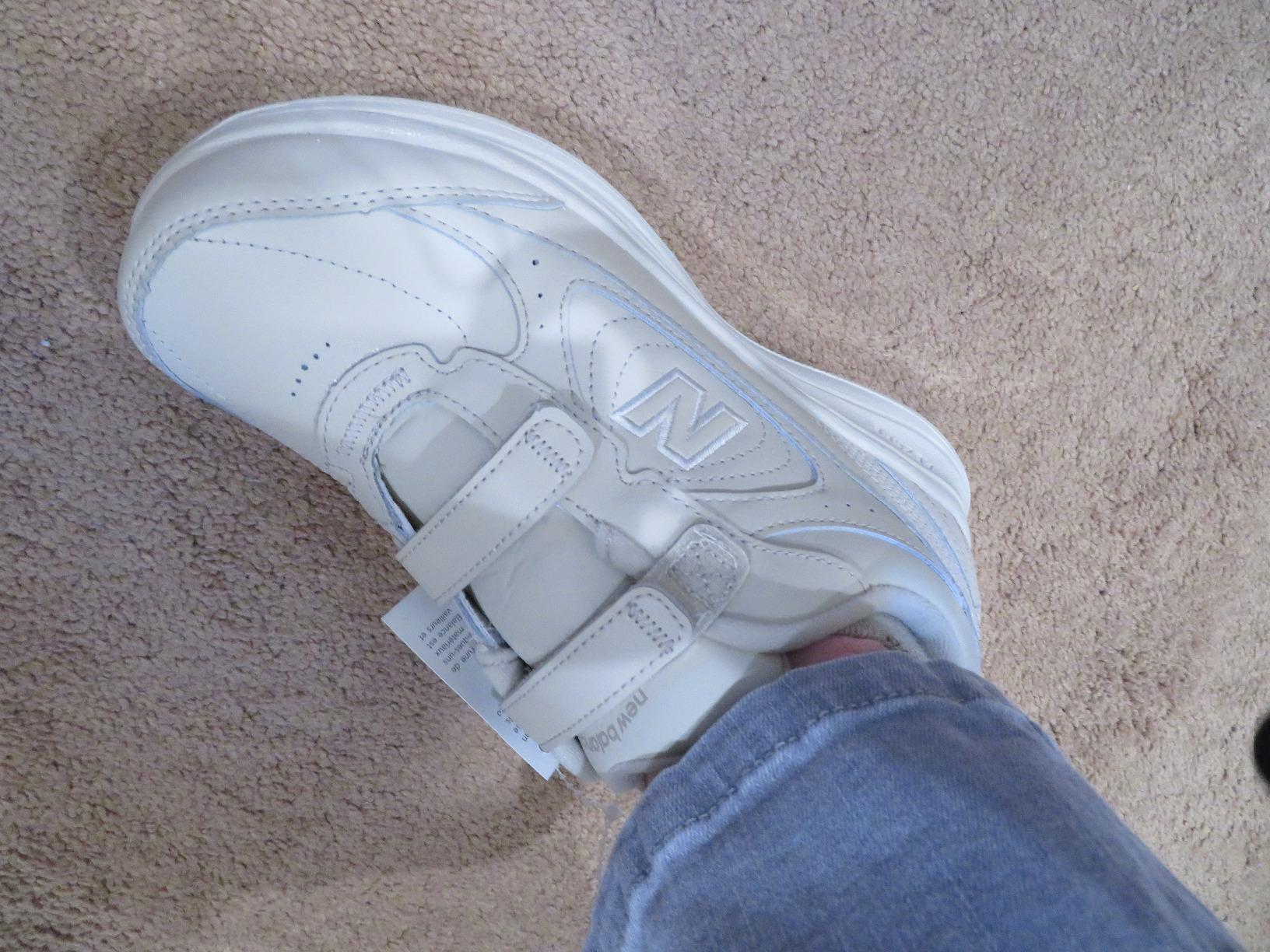 Amazon.com | New Balance Women's 577 V1 Hook and Loop Walking Shoe ...