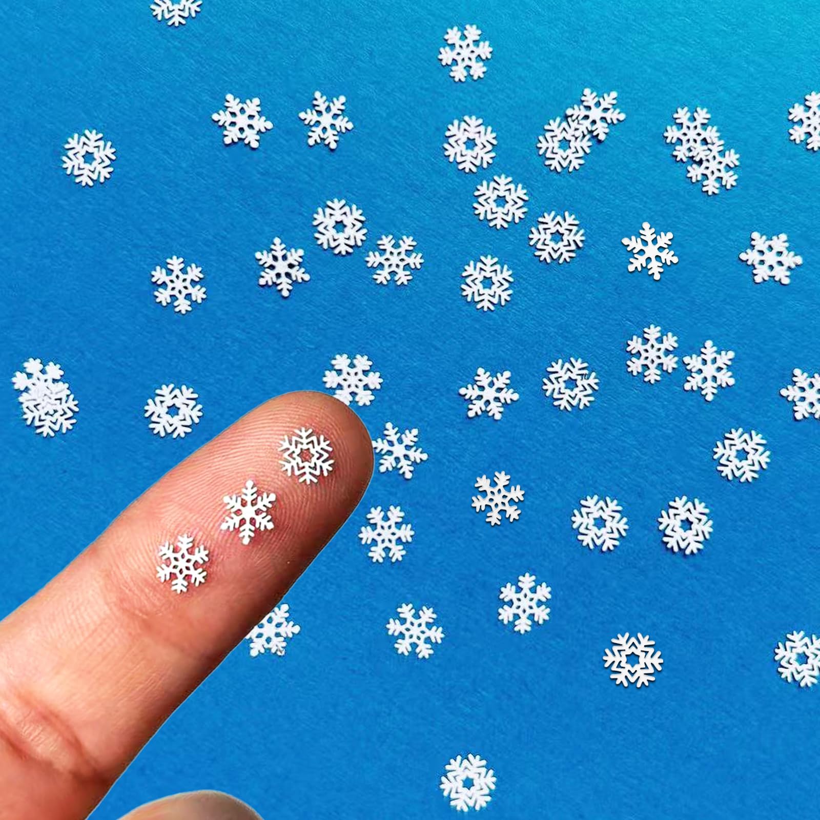 Amazon.com: 200pcs Mini Snowflakes for Crafts - 0.2In Small Metal ...