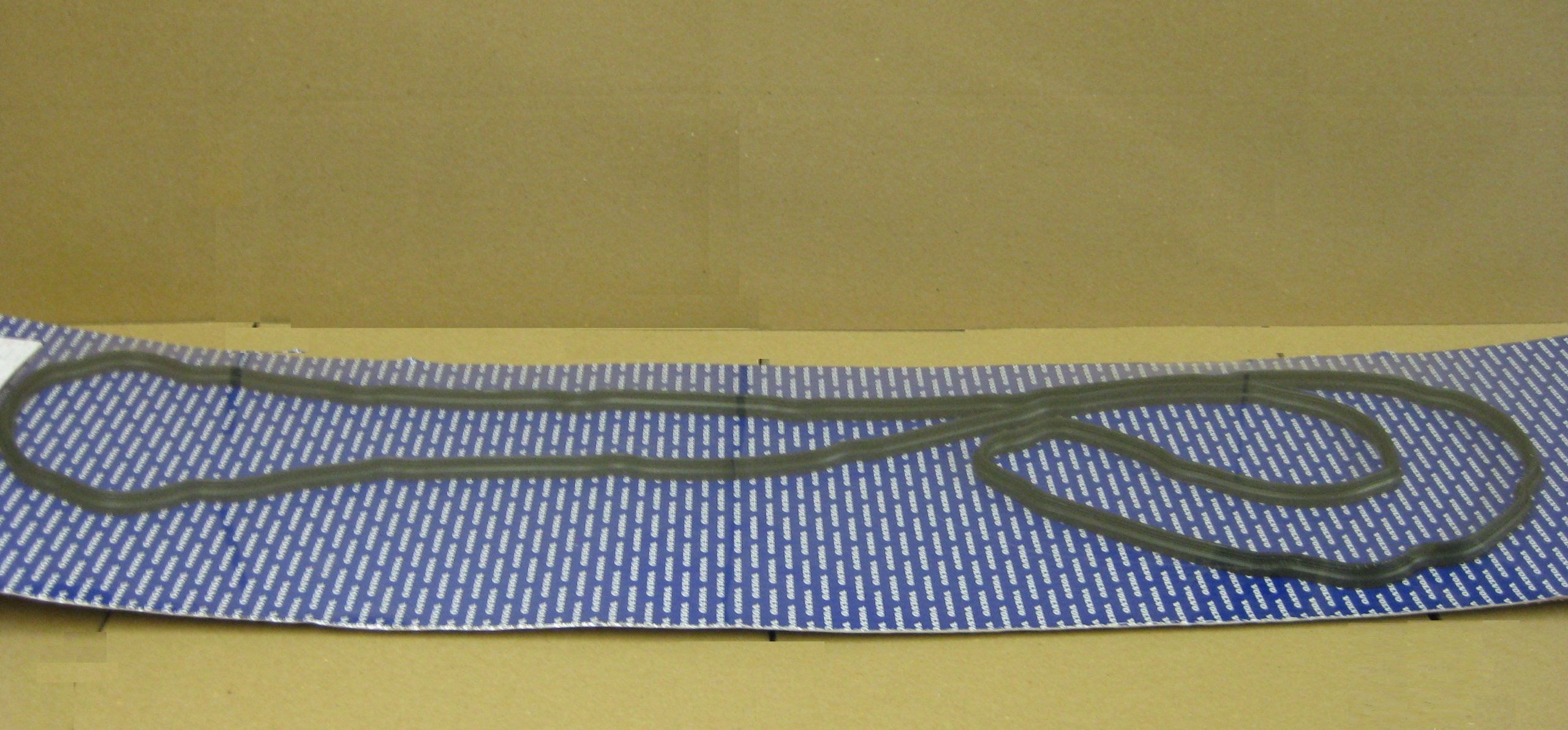 Amazon.com: Volvo Truck 20541940 Oil Pan Sealing Strip : Automotive