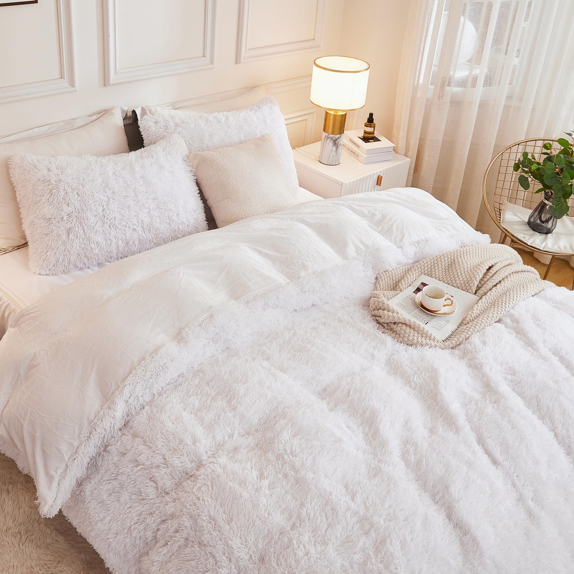 Fluffy White Bedding Down Comforter | Lightweight To Ultra Warm