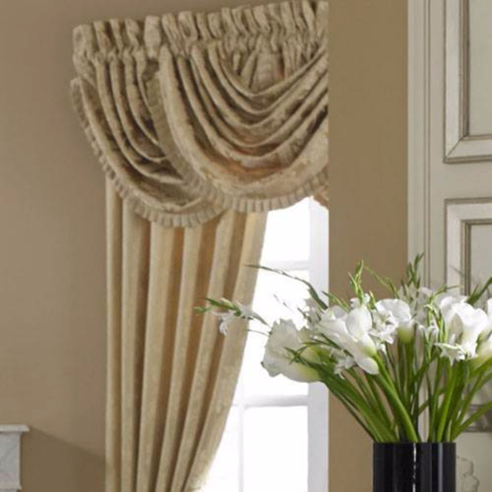 Amazon.com: J Queen New York Napoleon Gold Valance - Waterfall ...
