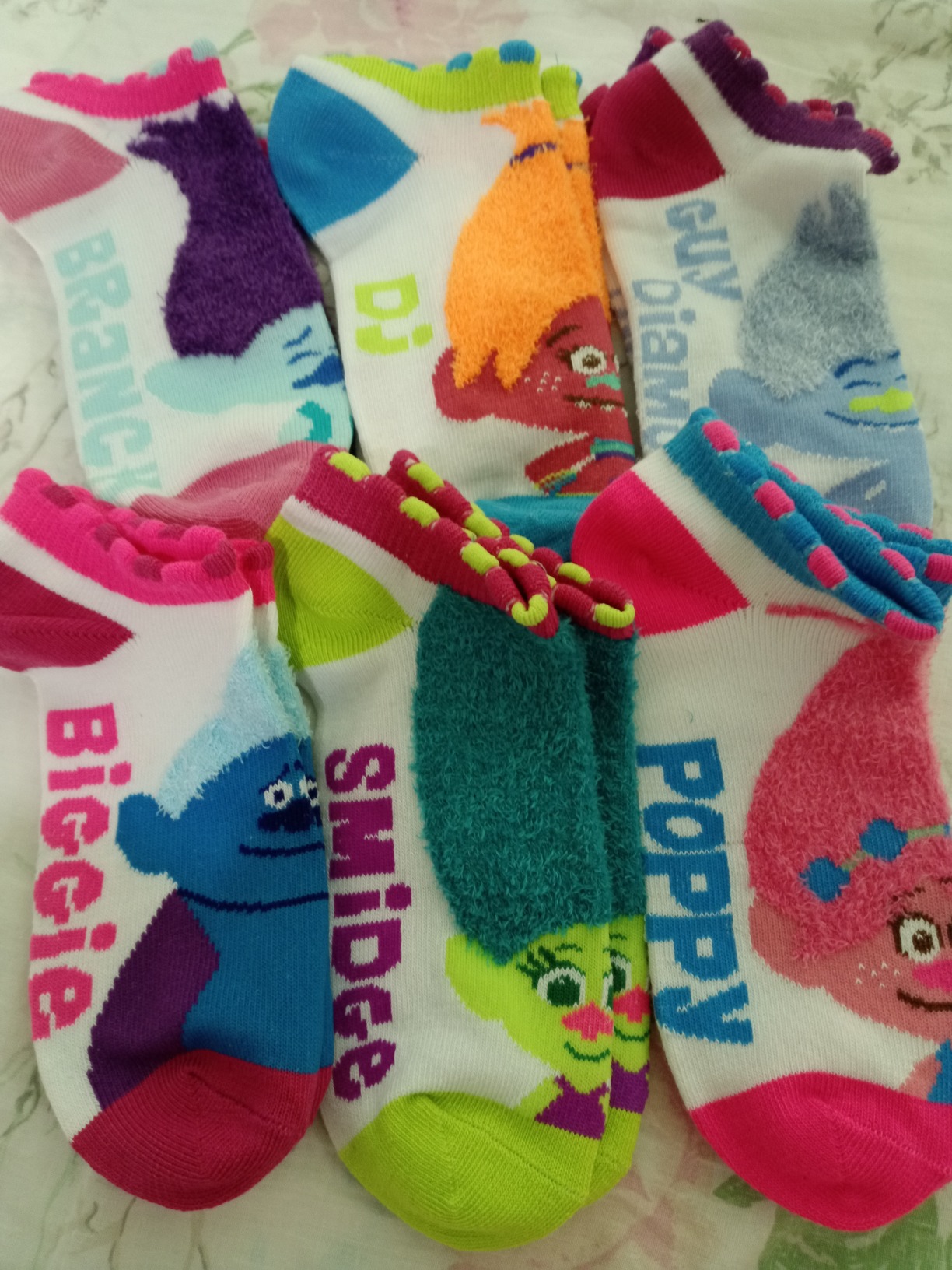 Amazon.com: DreamWorks Trolls Movie Girls Big Kid 6 pack Socks (6-8 ...