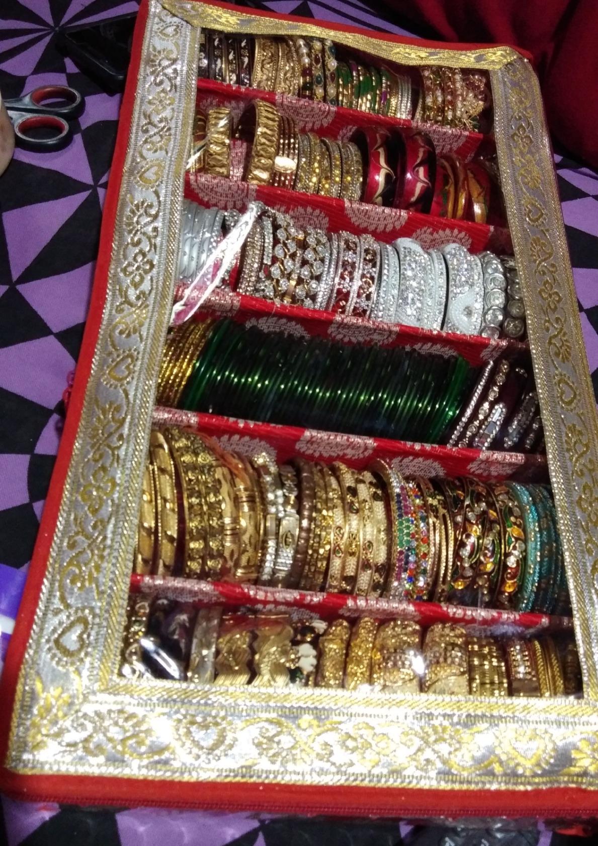 Homestrap 6 Rod Brocade Design Bangle Storage Box/Chudi Set Organizer ...