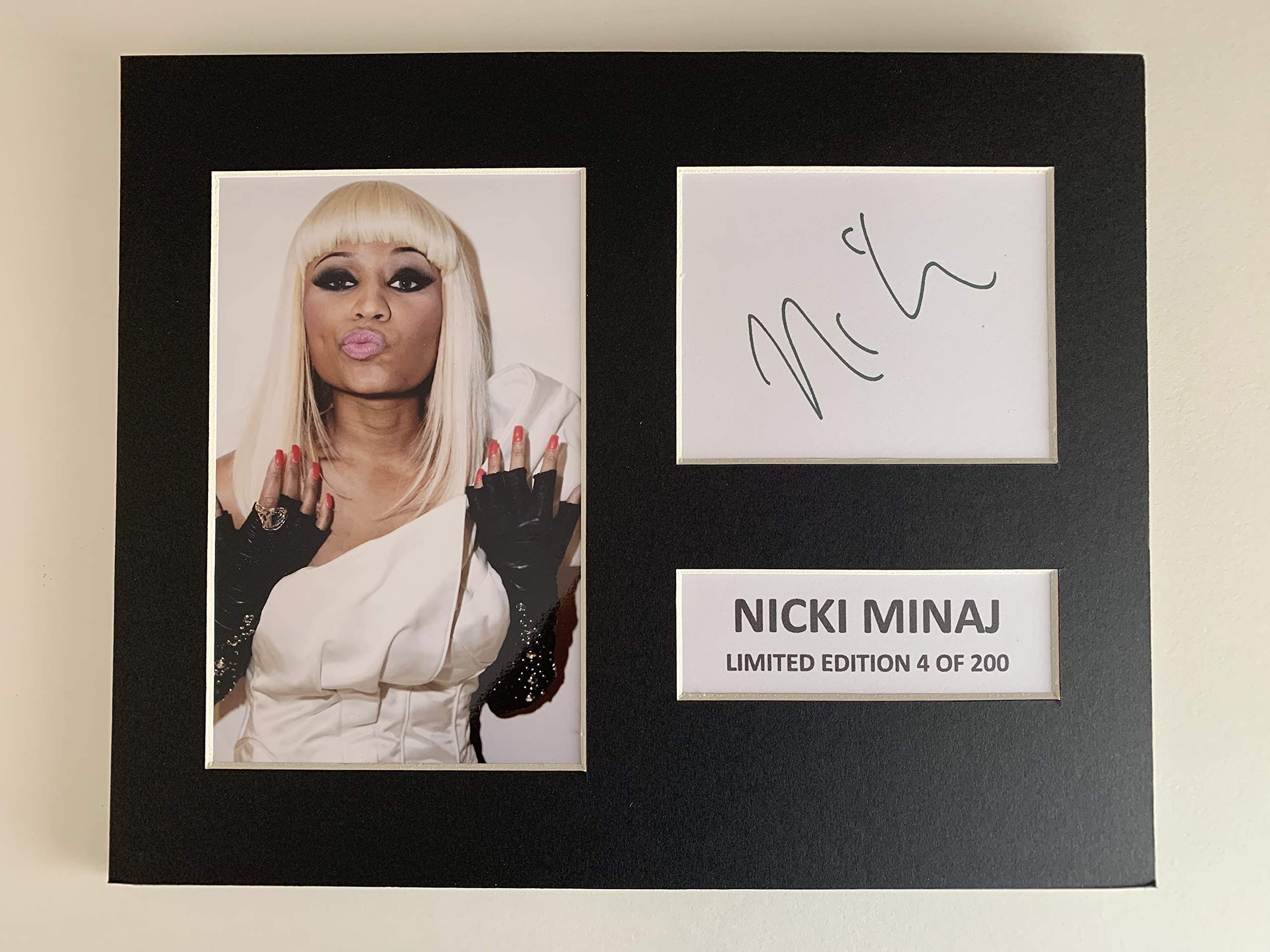 Nicki Minaj Autograph
