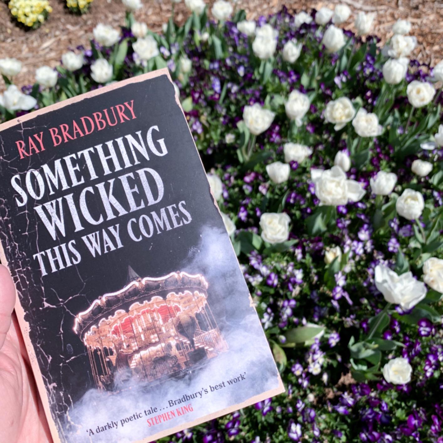 Something Wicked This Way Comes (FANTASY MASTERWORKS) eBook : Bradbury ...