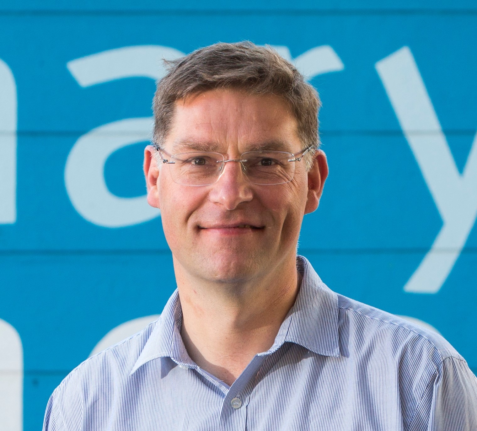 Amazon.co.uk: Magnus MacFarlane-Barrow: books, biography, latest update