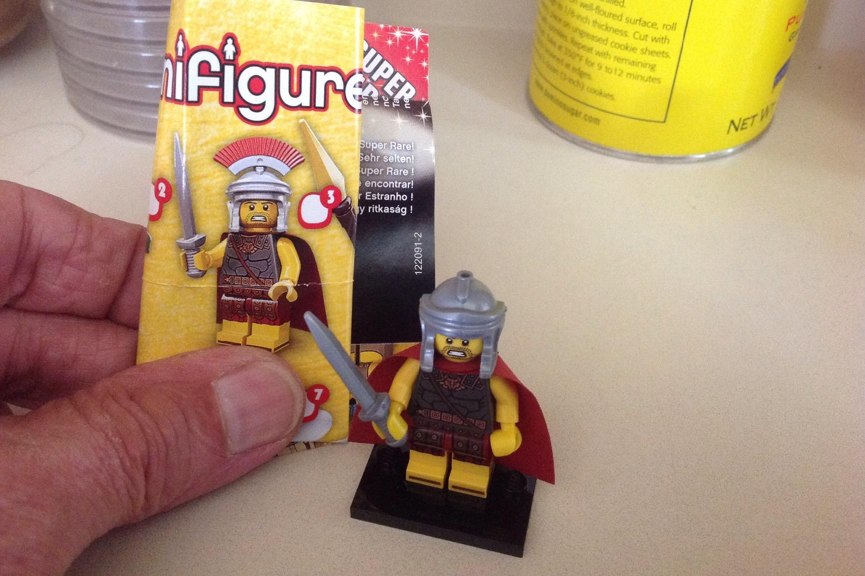 Amazon.com: LEGO Series 10 Minifigure Roman Commander (71001) : Toys ...