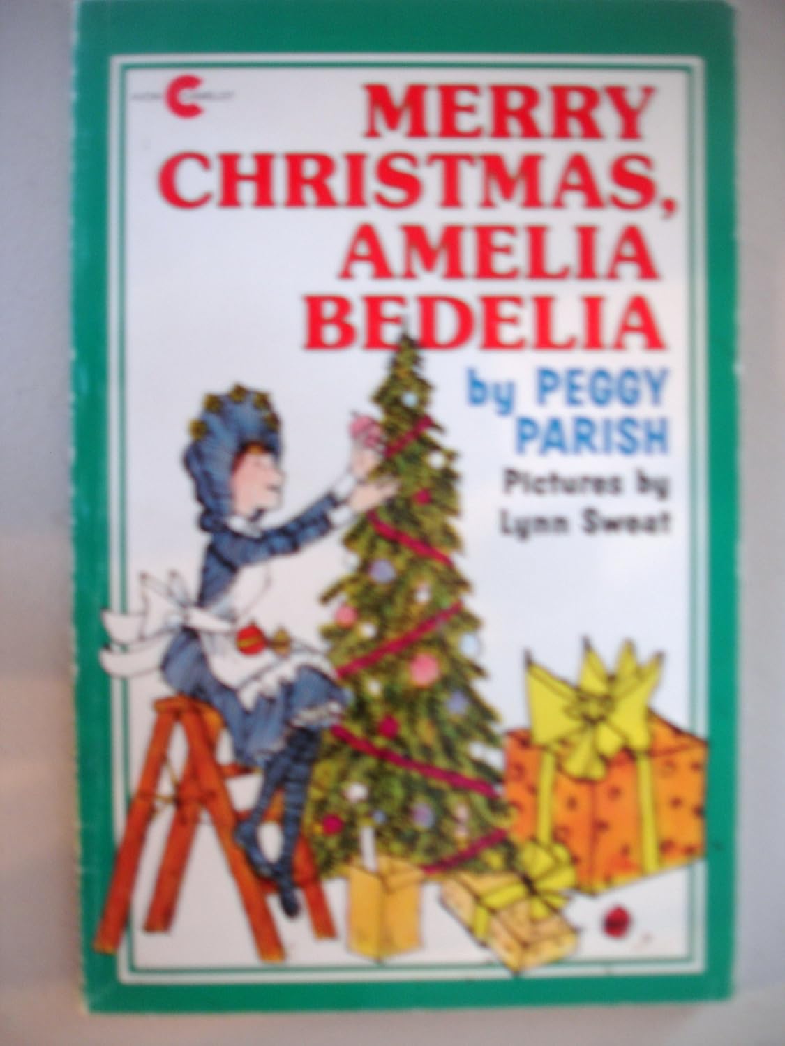 Merry Christmas Amelia Bedelia: Parish, Peggy: 9780380703258: Amazon ...