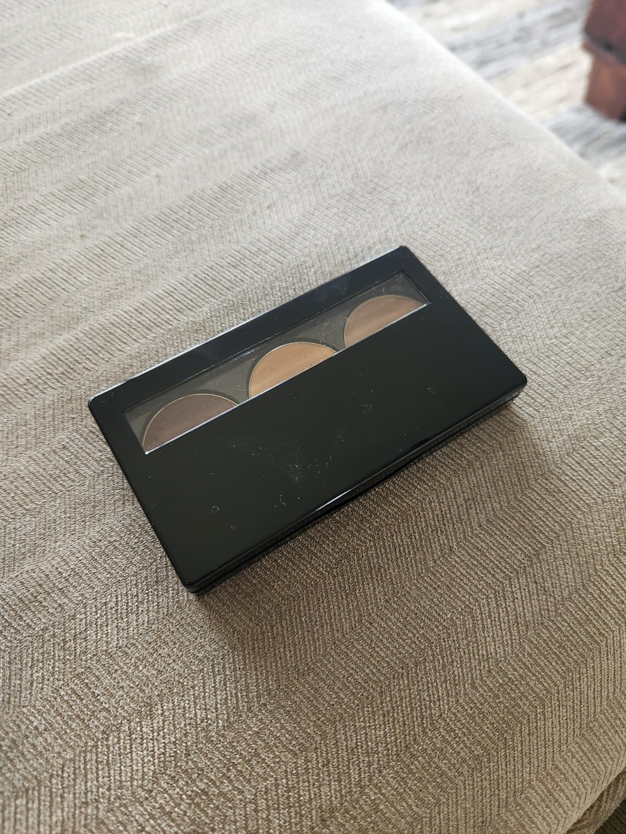 Amazon.com : Beaupretty 26mm 3 Colors Empty Eyeshadow Palette Portable ...