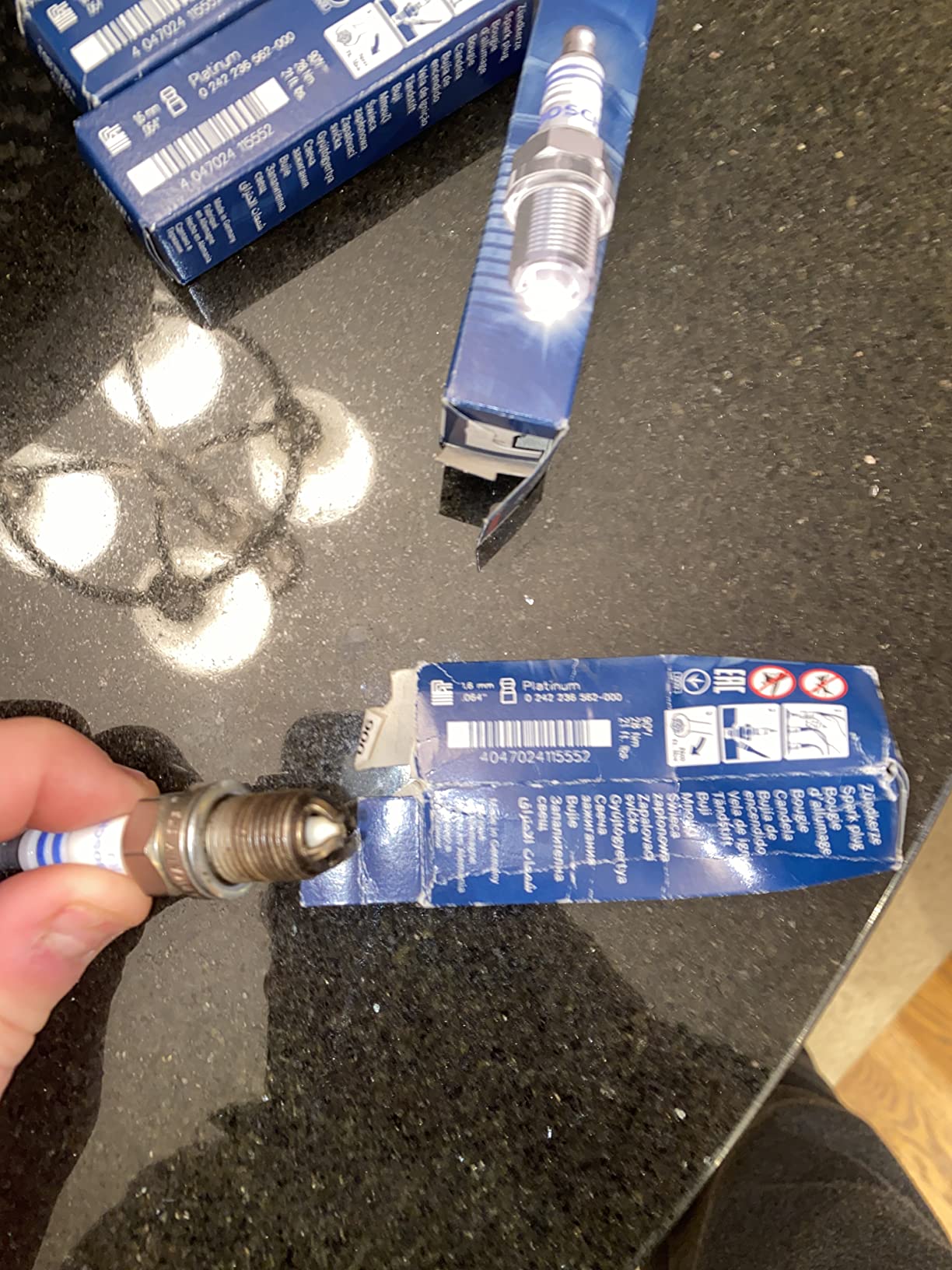 Amazon.com: Bosch 4417 Platinum+4 FGR7DQP spark plug(Pack of 6 ...