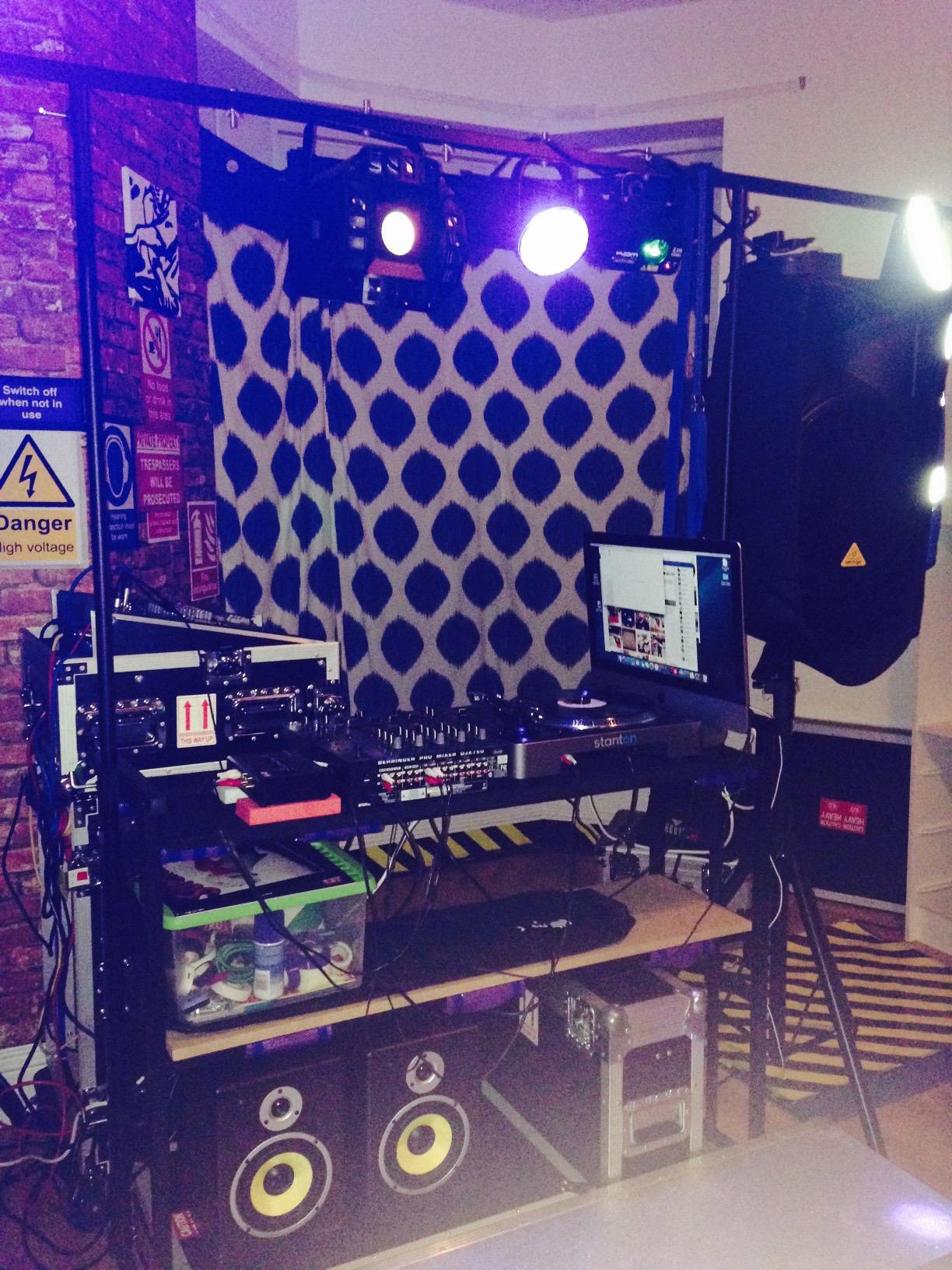 Gorilla 4ft Disco Stand DJ Booth Table Including Lifetime Warranty ...