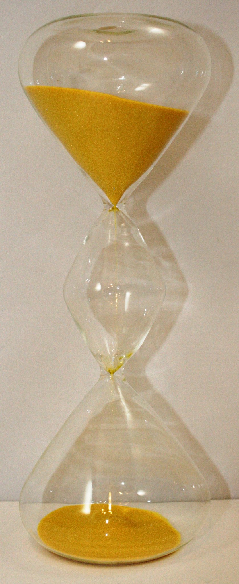 Amazon.com: 60 Minute Triple Globe Hourglass Timer w/Golden Sand : Home ...