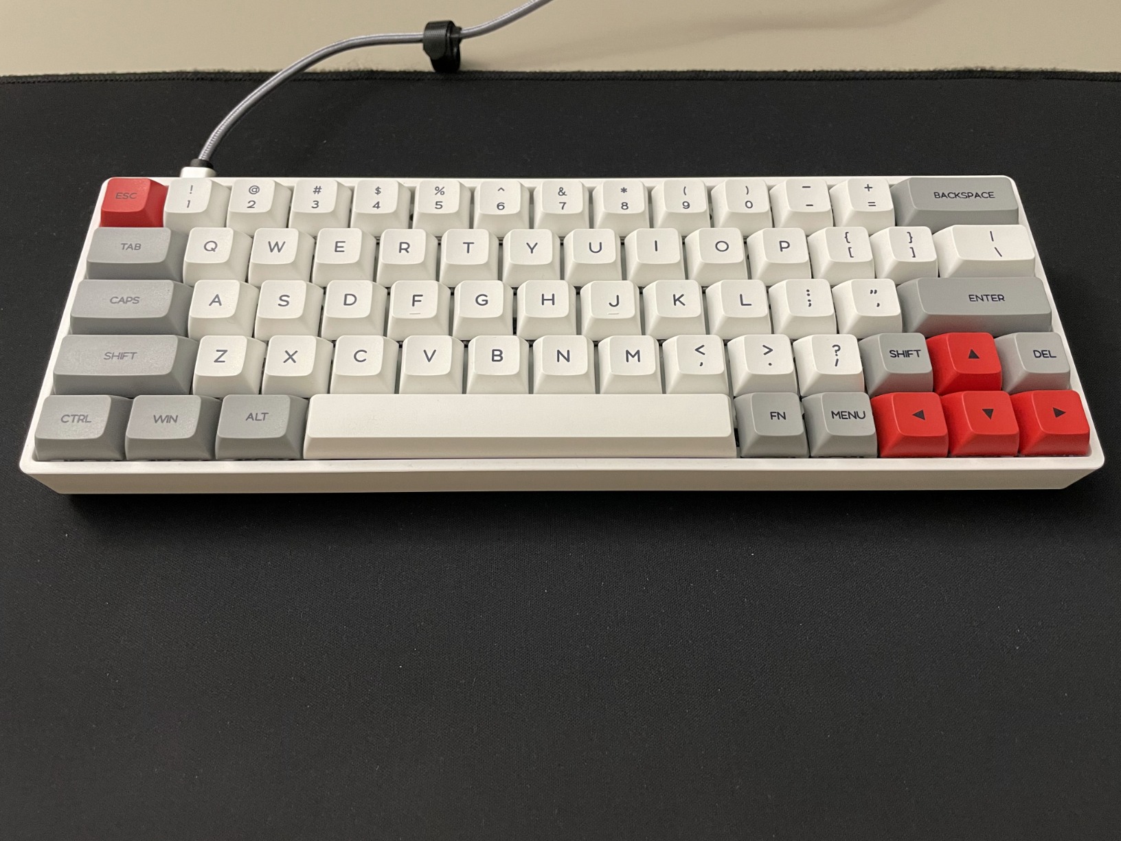 Clavier mécanique 60 % rétroéclairé à LED RVB Clavier de jeu filaire ...