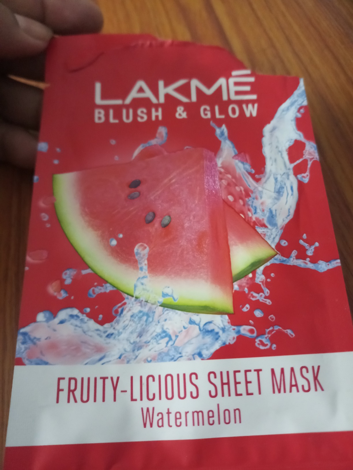 Lakmé Blush & Glow Strawberry Sheet Mask, 20 ml & Lakmé Blush & Glow ...