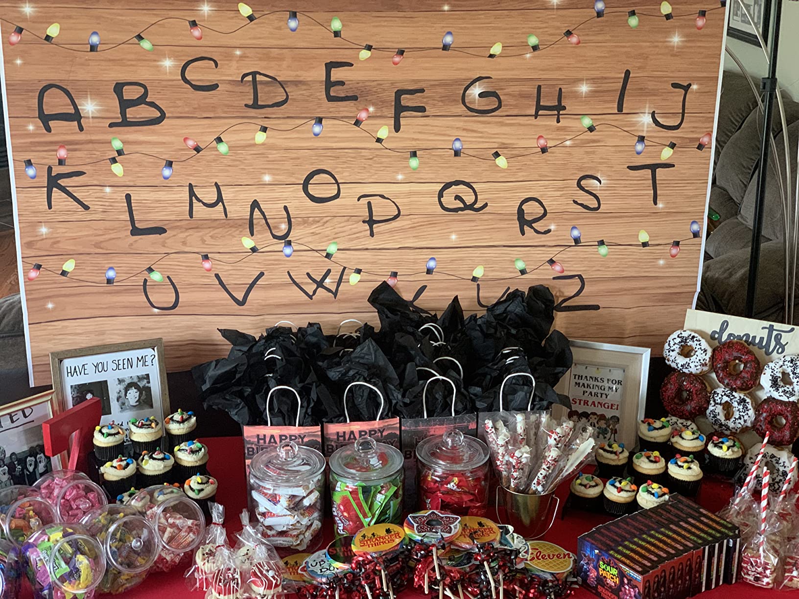 Amazon.com: 16 Pcs Stranger Birthday Party Supplies Party Favors Gift ...