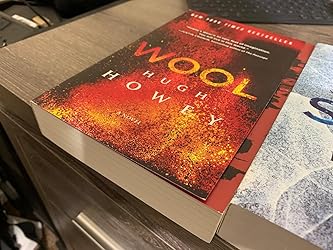 Wool: Howey, Hugh: 9781476733951: Amazon.com: Books