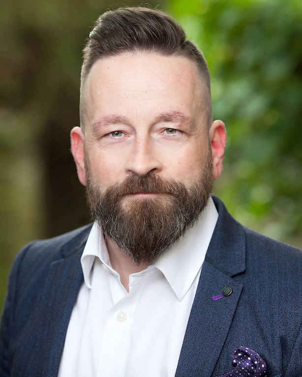 Amazon.co.uk: Lee Warren: books, biography, latest update